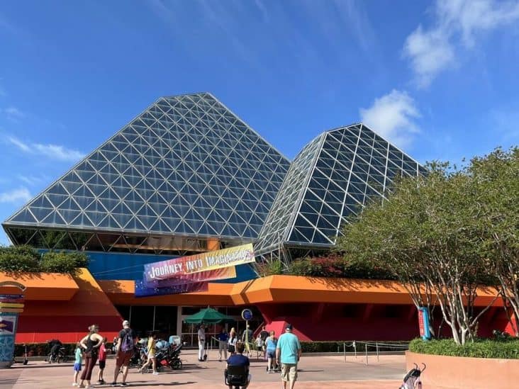 Why Does Walt Disney World Smell Good? | ParkVeteran